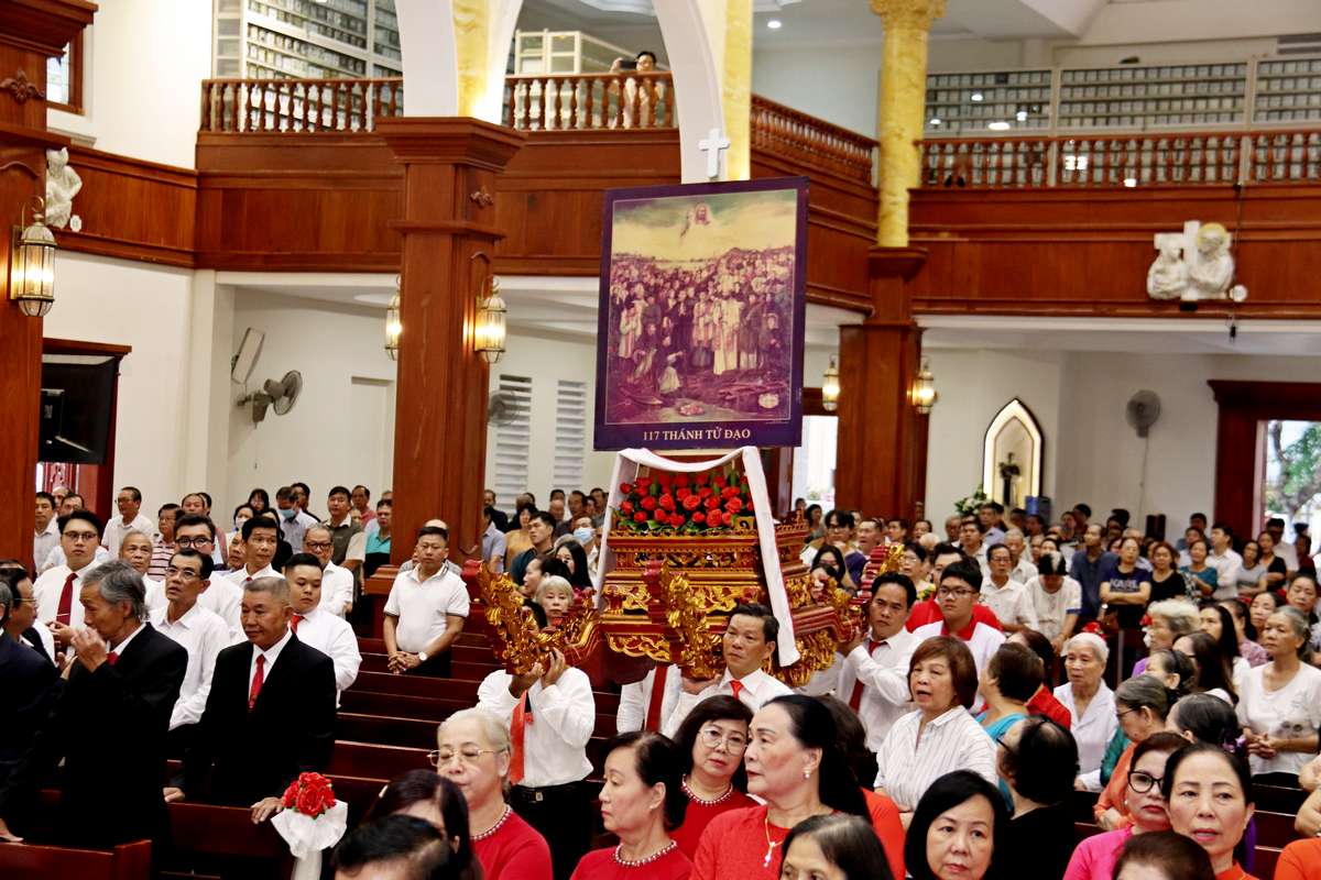 Giáo xứ Bùi Phát: Thánh lễ kính các Thánh Tử Đạo Việt Nam & mừng Bổn mạng Hội đồng Mục vụ Giáo xứ